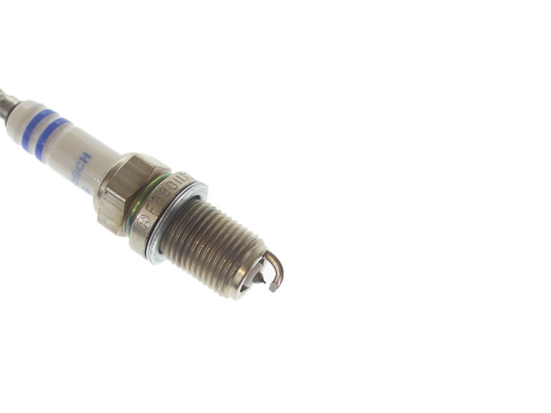 Bosch Iridium 9652 Spark Plug | 02422256640P6 73933033111 C2A1535 LR005253