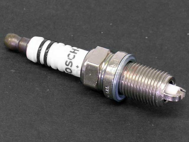 Bosch 9195109, 7404 Spark Plug