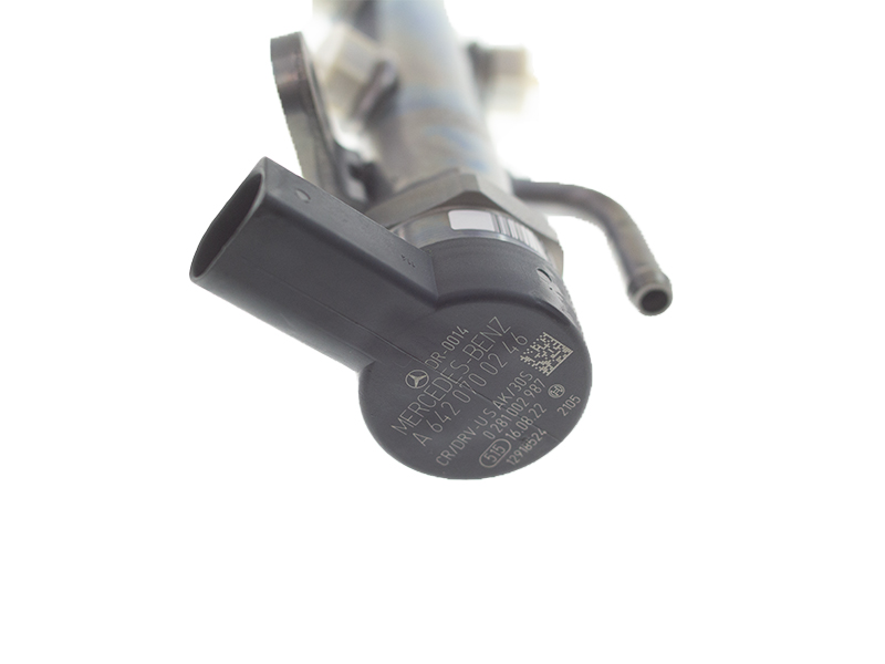 Genuine Mercedes 6420702795, A6420702795 Fuel Injection Fuel Rail; Left ...