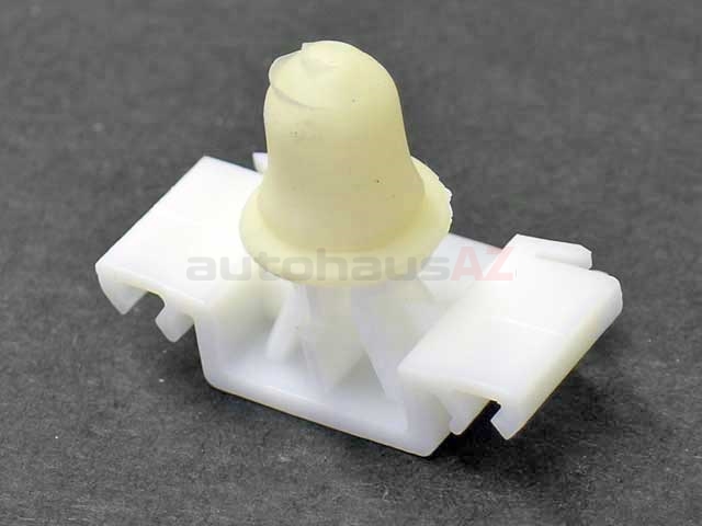 O.E.M. 51132251394, 0038008866 Exterior Molding Clip