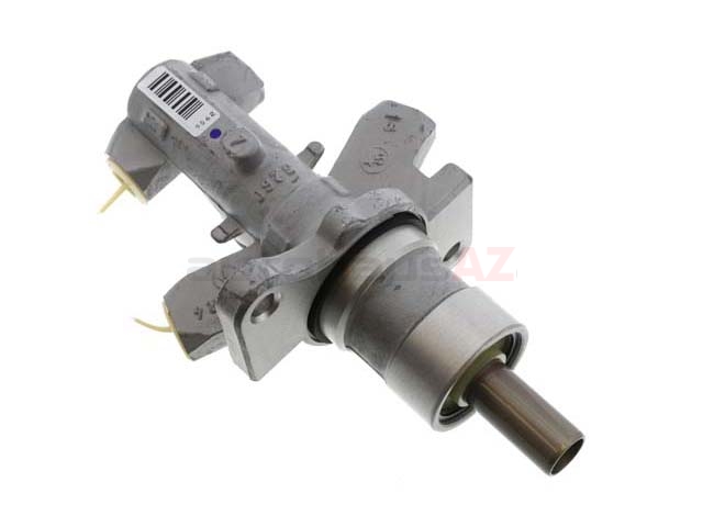 TRW LR014569, PMF522 Brake Master Cylinder - Land Rover